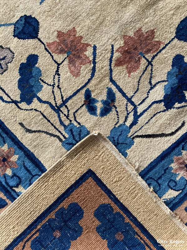 Chinese carpet (356 x 287cm) - Clive Rogers